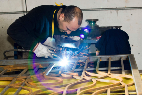 A reliable metal fabricator in Farmersville, CA, 93223